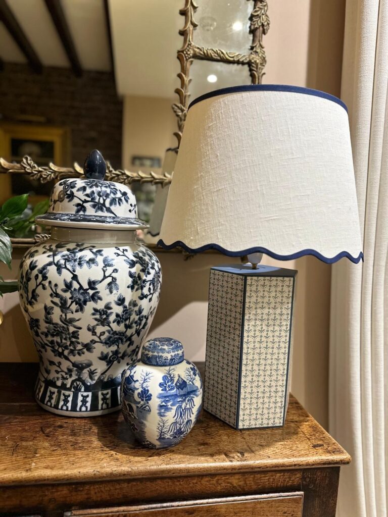 Chelsea Textiles Ivory Linen Scalloped Edge Lampshade – lining and ...